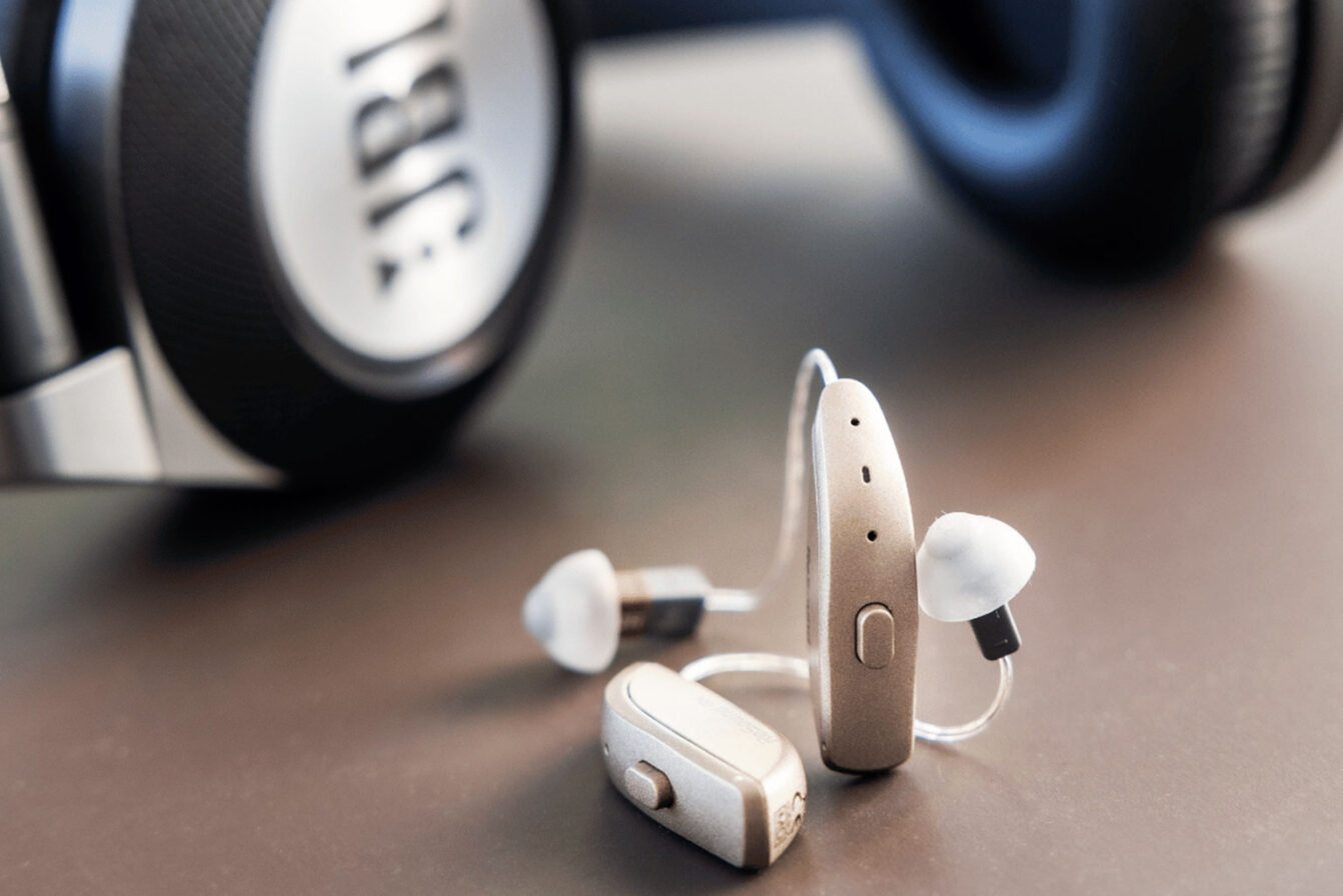 ¿Qué es un sonotone? ¿Es un audífono? | Audicost